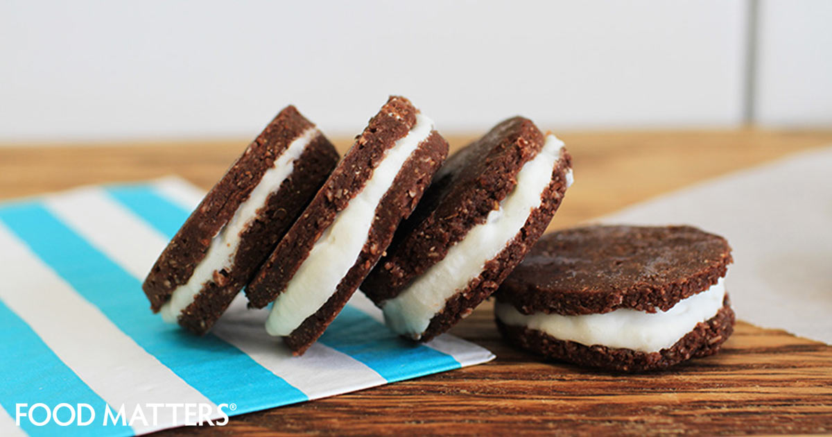 Homemade (With Love) Oreo Cookies (Raw Recipe) | FOOD MATTERS®